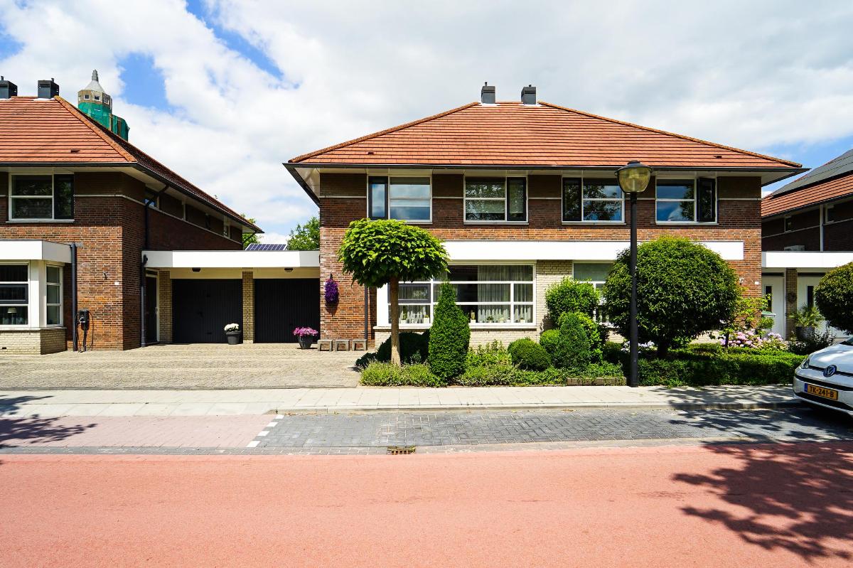 Verkocht in Leerdam-Geschakelde 2-onder-1-kapwoning- Verkocht