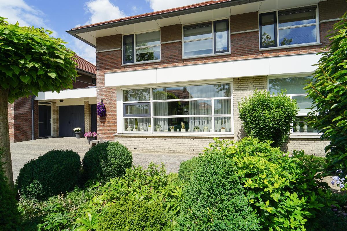 Verkocht in Leerdam-Geschakelde 2-onder-1-kapwoning- Verkocht